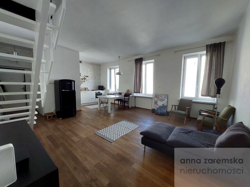 Atrakcyjne dwupoziomowe 73m2 kamienica na Wspólnej Warszawa, Śródmieście