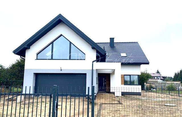 Dom wolnostojący 294,35 m² z parkingiem na sprzedaż ul. Kolejowa, Łajski