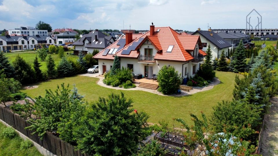 Dom wolnostojący 265 m² z parkingiem na sprzedaż ul. Szkolna, Lesznowola